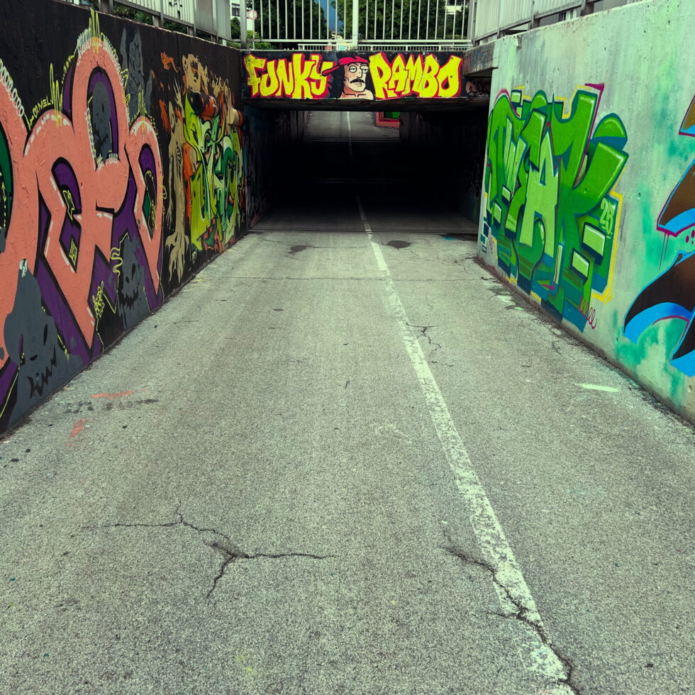 Graffiti Funky Rambo Höttinger Au | Innsbruck Reiseführer